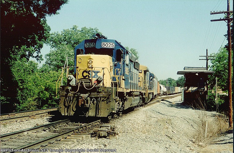 Q581/CSX 8025